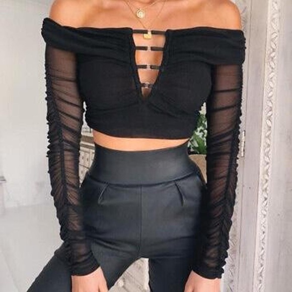 Tiger Mist | Tops | Tiger Mist Ruched Top Black | Poshmark